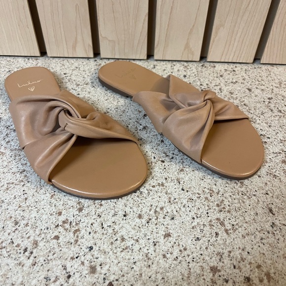 Lulus | Shoes | Tilly Tan Nappa Leather Slide Sandals Size 5 New | Poshmark